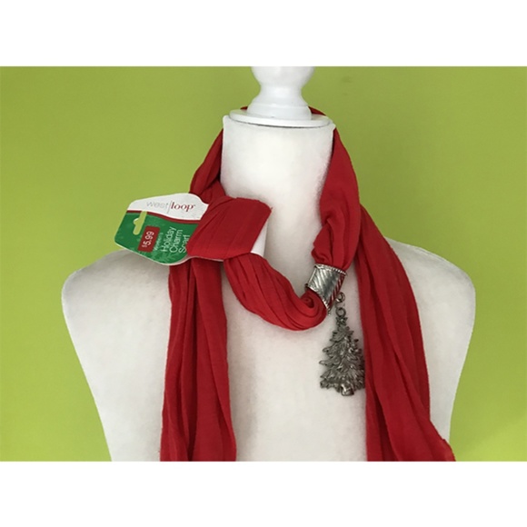 west loop | Accessories | West Loop Christmas Tree Charm Tassle Knit ...